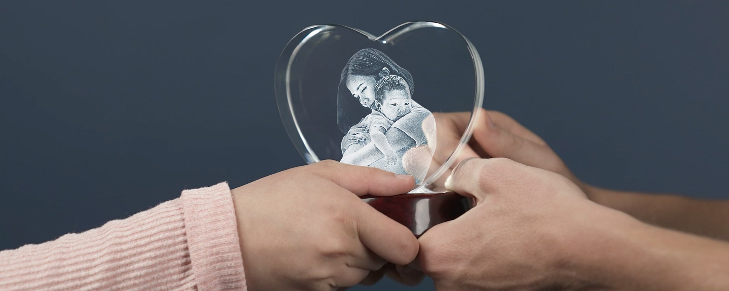 Personalized 3D Crystal Photos by Beyond Memories® | 3D Laser Gifts